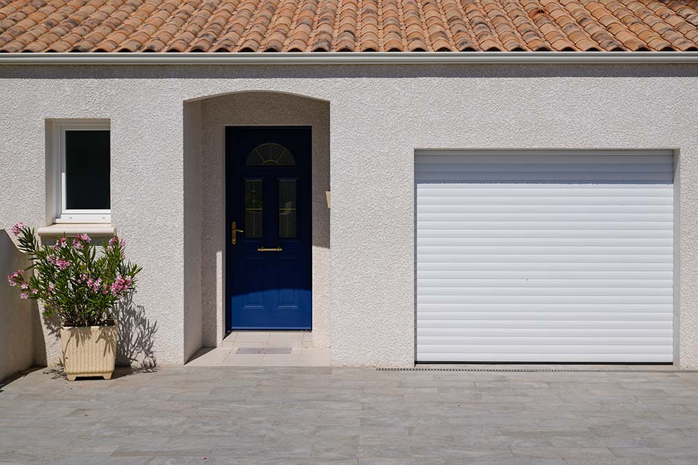 Installer un volet roulant à la place d’une porte de garage - Volet ...